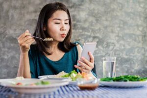 The Psychological Benefits of Mindful Eating