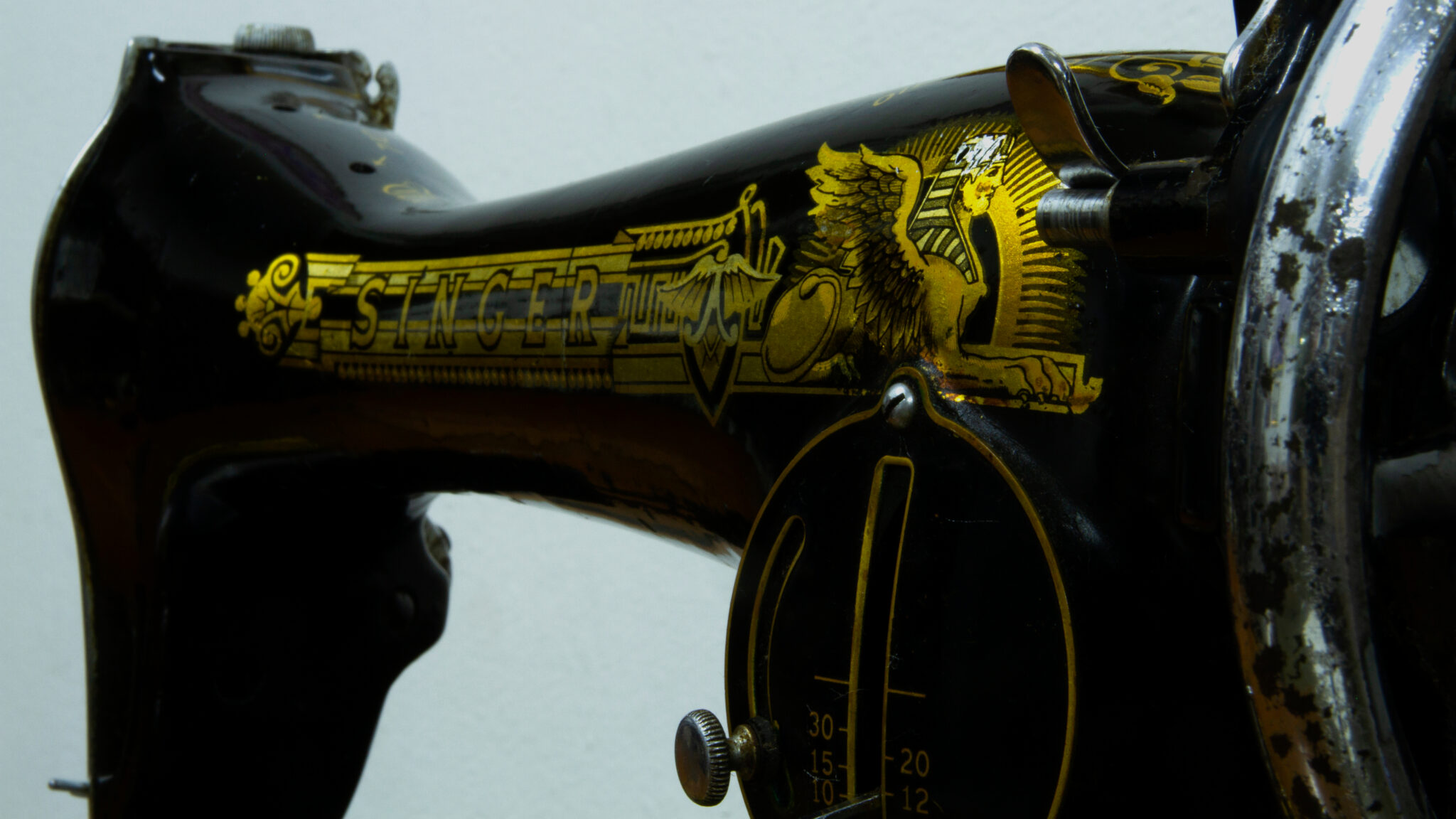 12 Antique Sewing Machines That Are Worth a Surprising Amount