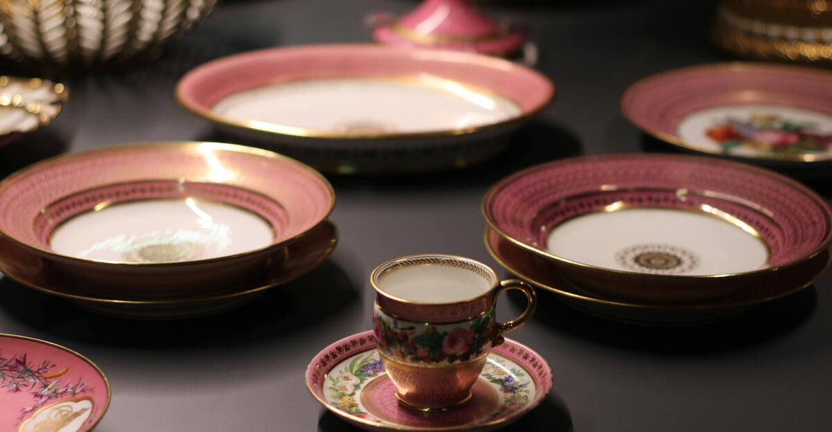 The Top 16 Most Sought-After Antique Dinnerware Pieces