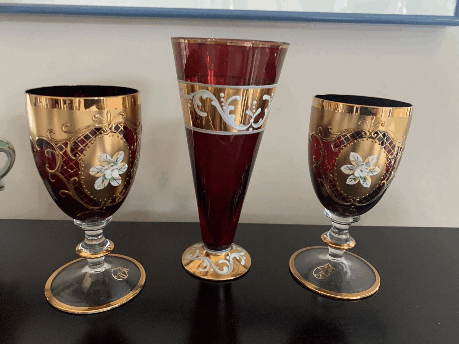 10 Must-Have Vintage Glassware Styles for Your Collection