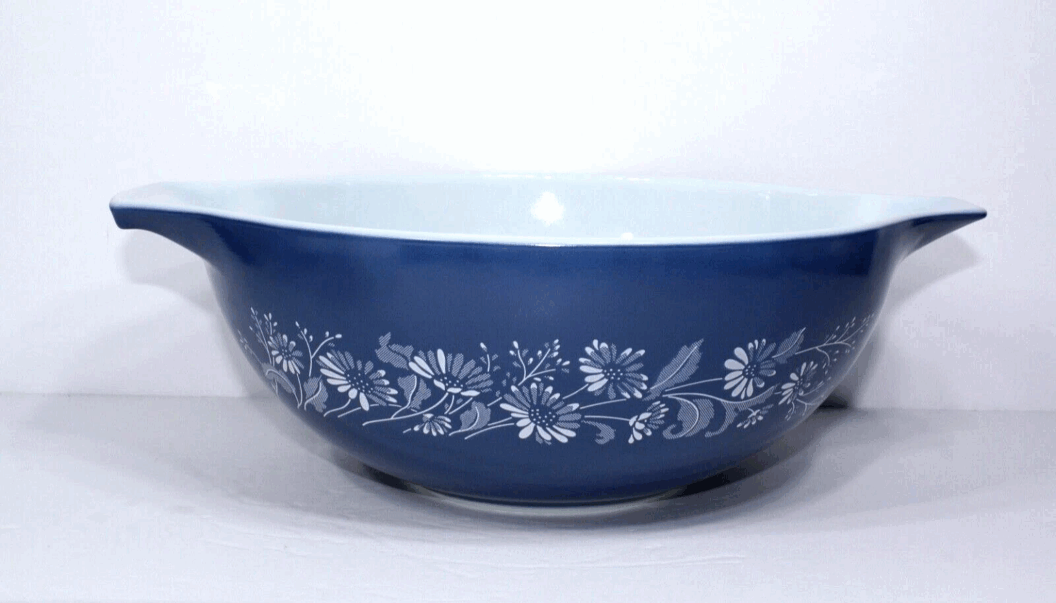 11 Vintage Pyrex Pieces You Didn’t Know Were Worth Big Money