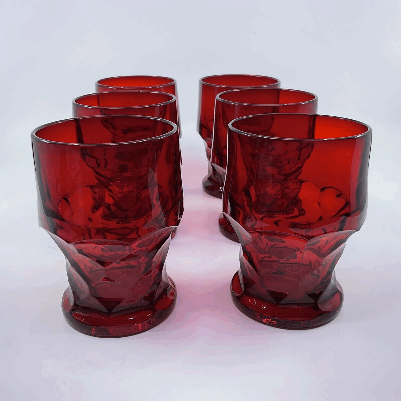 10 Must-Have Vintage Glassware Styles for Your Collection