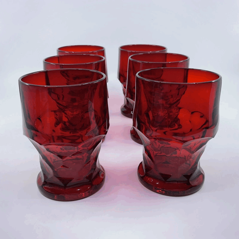 10 Must-Have Vintage Glassware Styles for Your Collection
