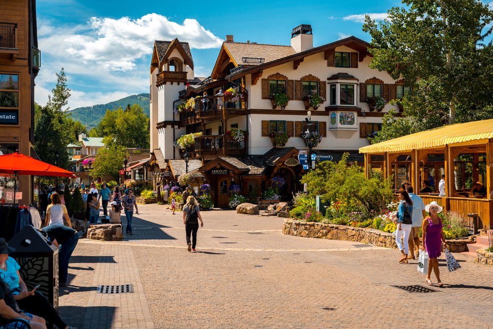 12 Charming Towns That Come Alive in Summer