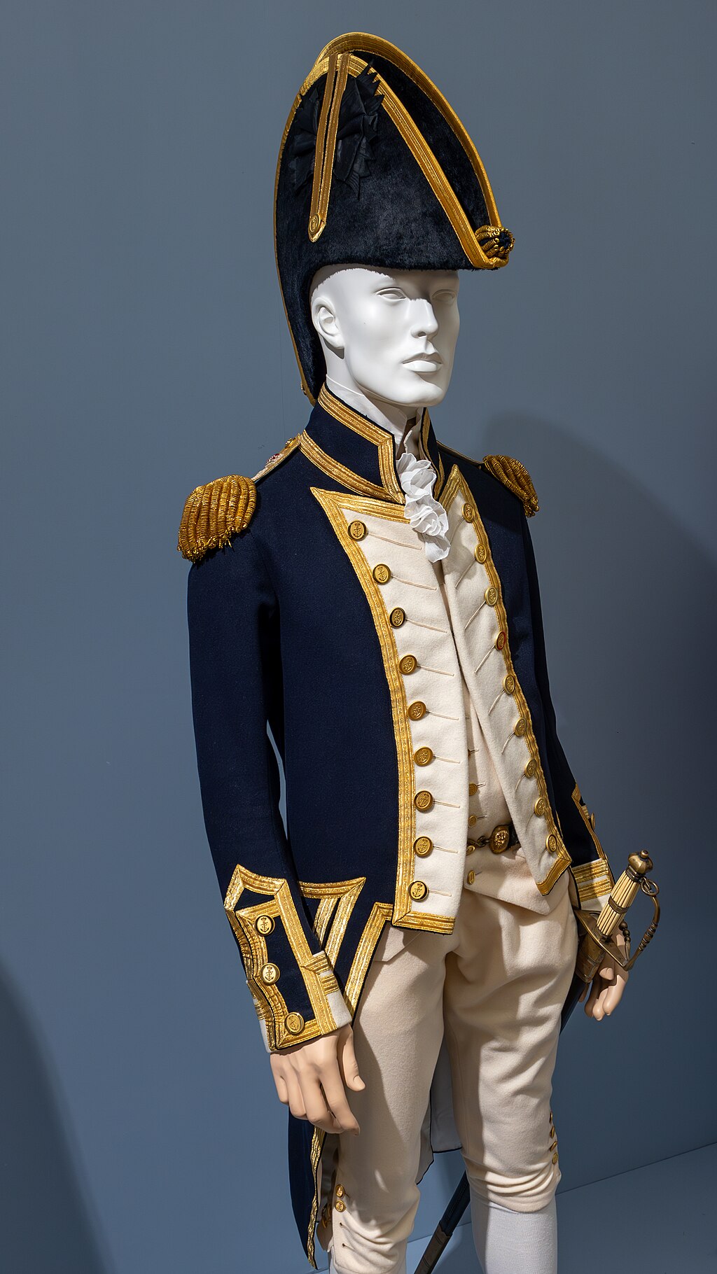 10 Military Uniforms That Became Iconic in History